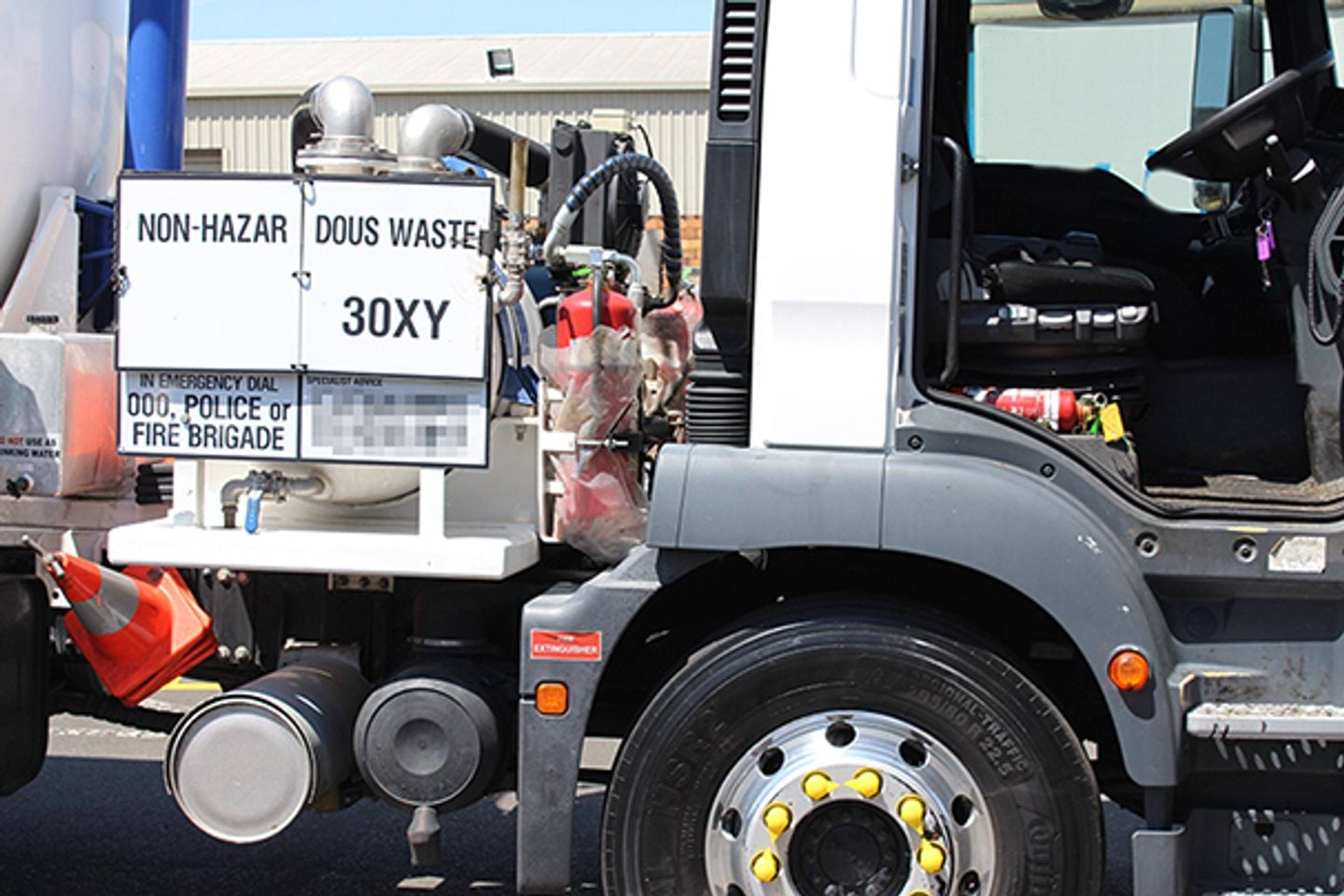 Vehicle safety standards for transporting industrial waste | epa.vic.gov.au