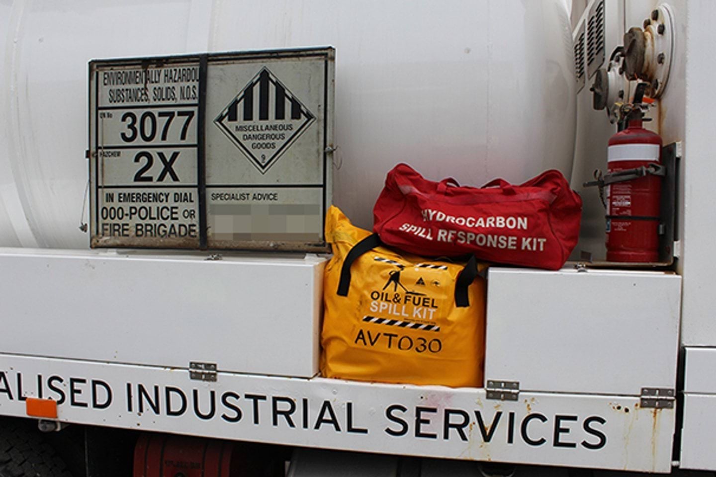 Vehicle safety standards for transporting industrial waste | epa.vic.gov.au